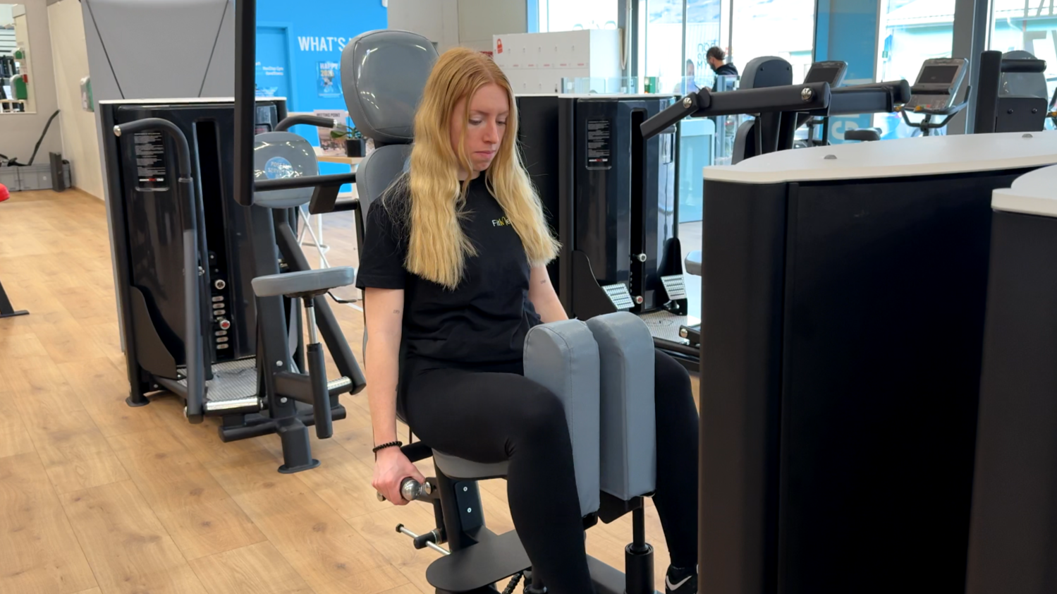 Adductor Machine: form, muscles worked and video | FitMetrics